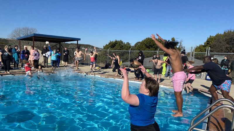 Copperas Cove Central Texans Brave Cold Waters In Annual Polar Bear Plunge